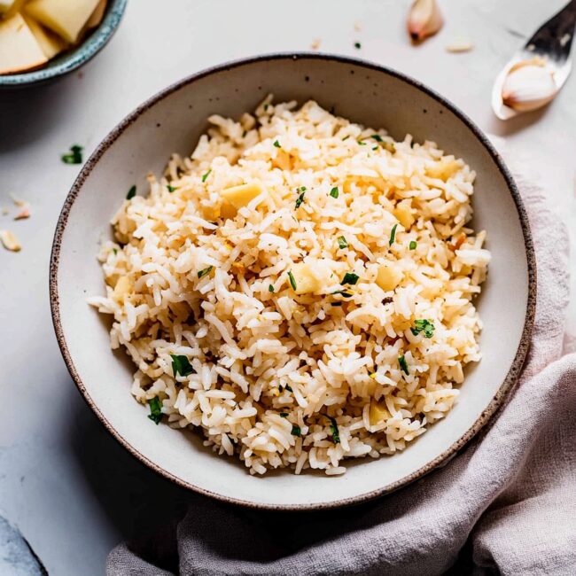 Fluffy Garlic Butter Rice Recipe: A Simple Side Everyone Loves - Urban ...